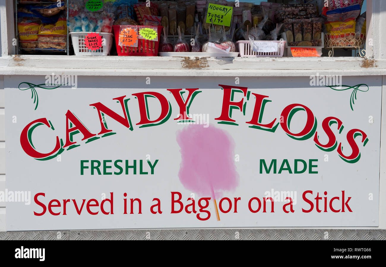 Candy floss stall hi-res stock photography and images - Alamy