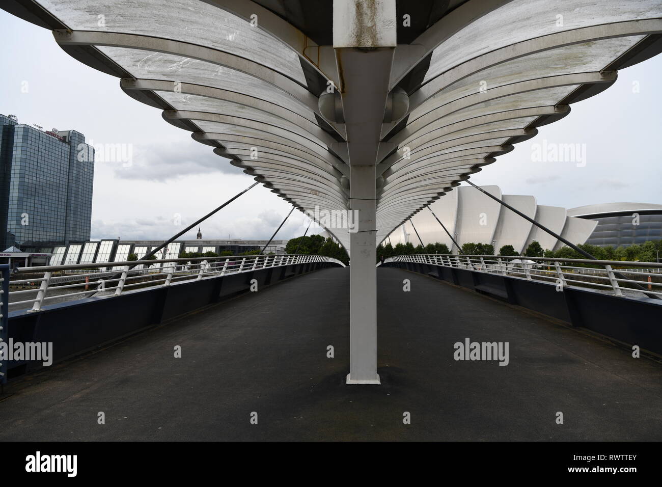 Bell's Bridge, pedestrian bridge spanning the River Clyde in Glasgow ...