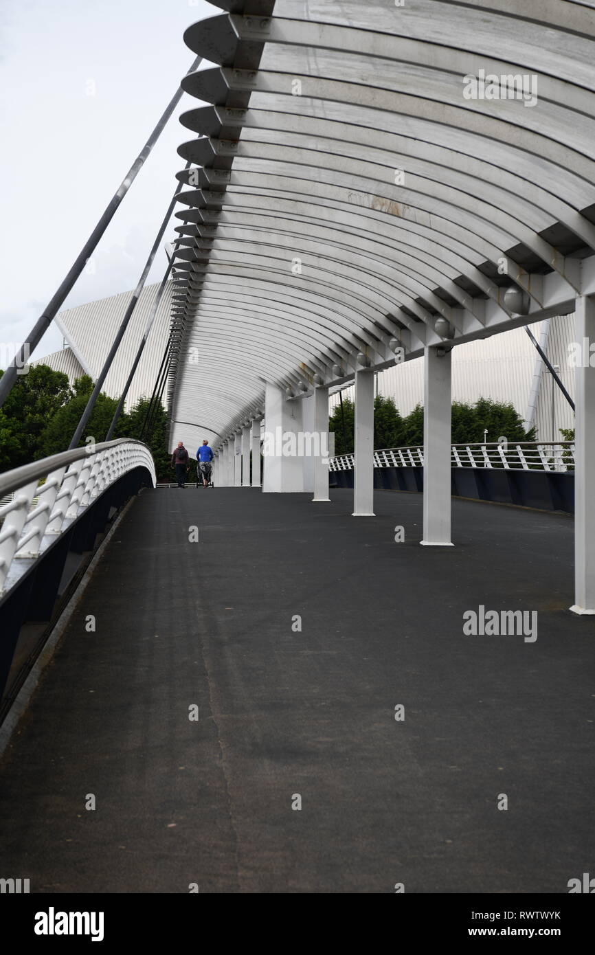 Bell's Bridge, pedestrian bridge spanning the River Clyde in Glasgow ...