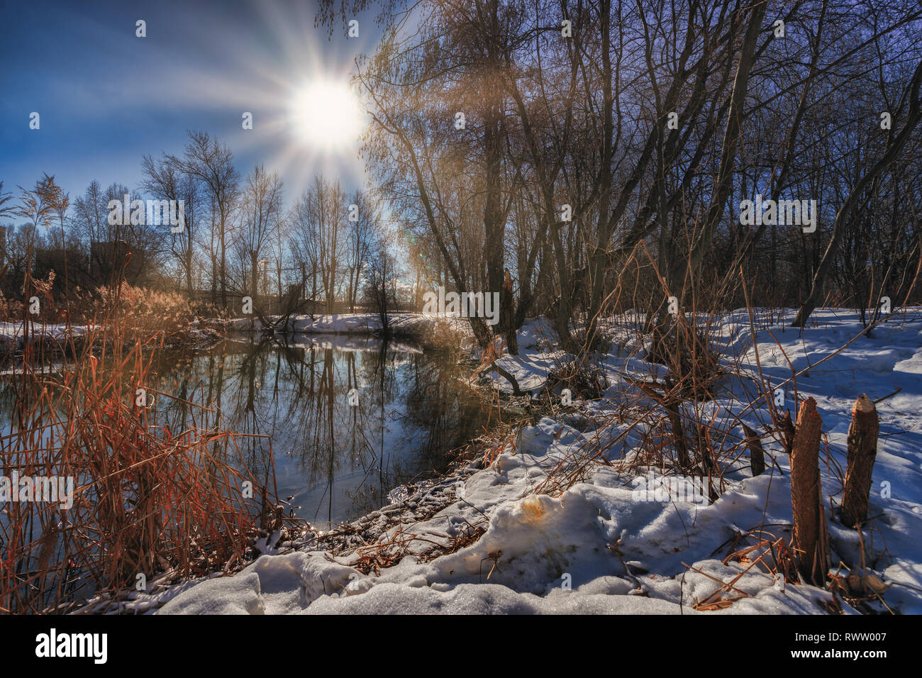 Sunny water hi-res stock photography and images - Alamy