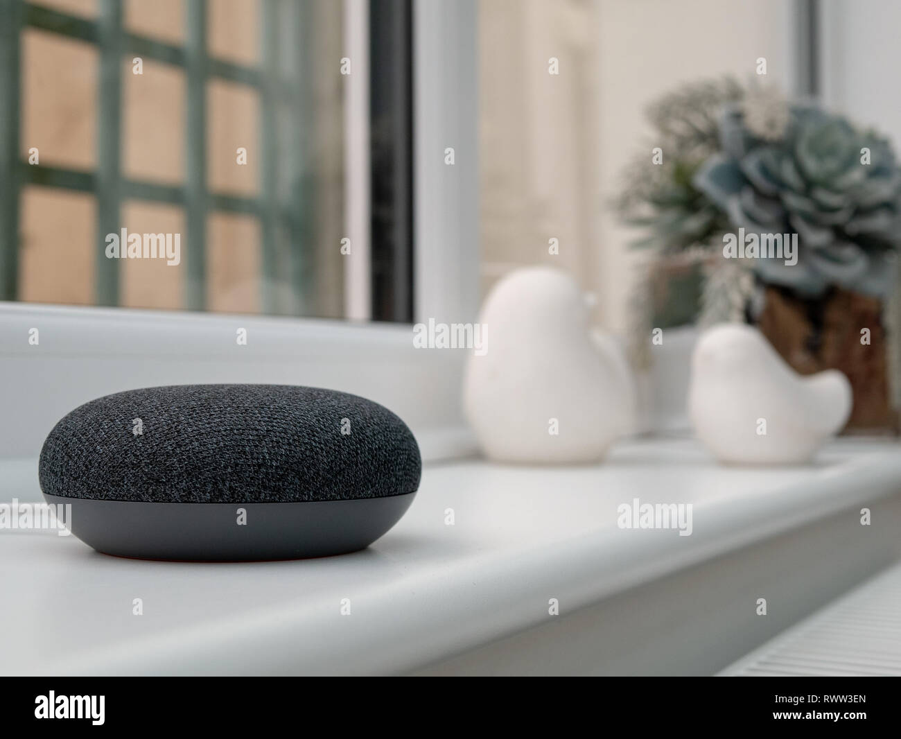 Bluetooth device hi-res stock photography and images - Alamy