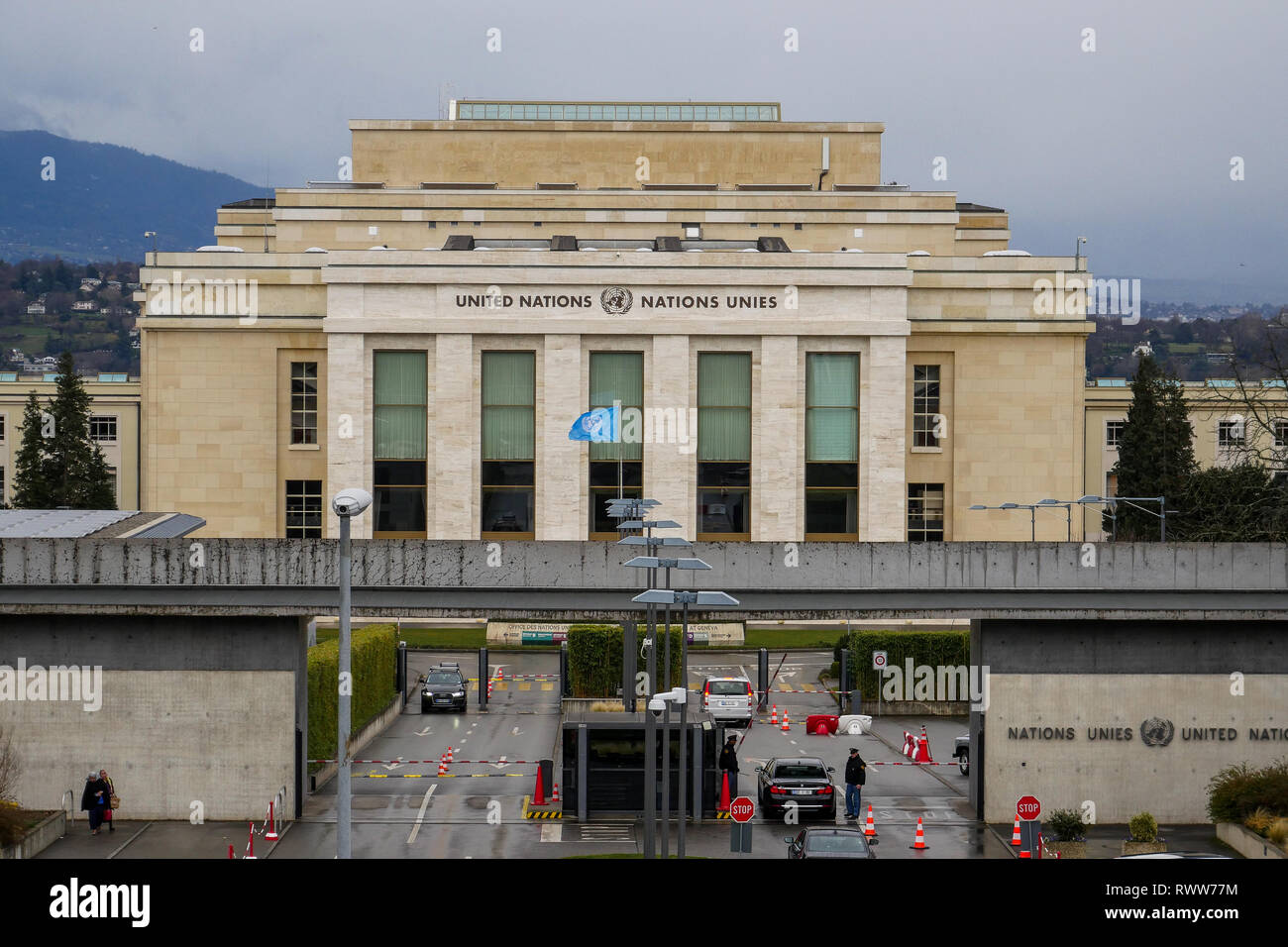 Drapeaux des nations unies hi-res stock photography and images - Alamy