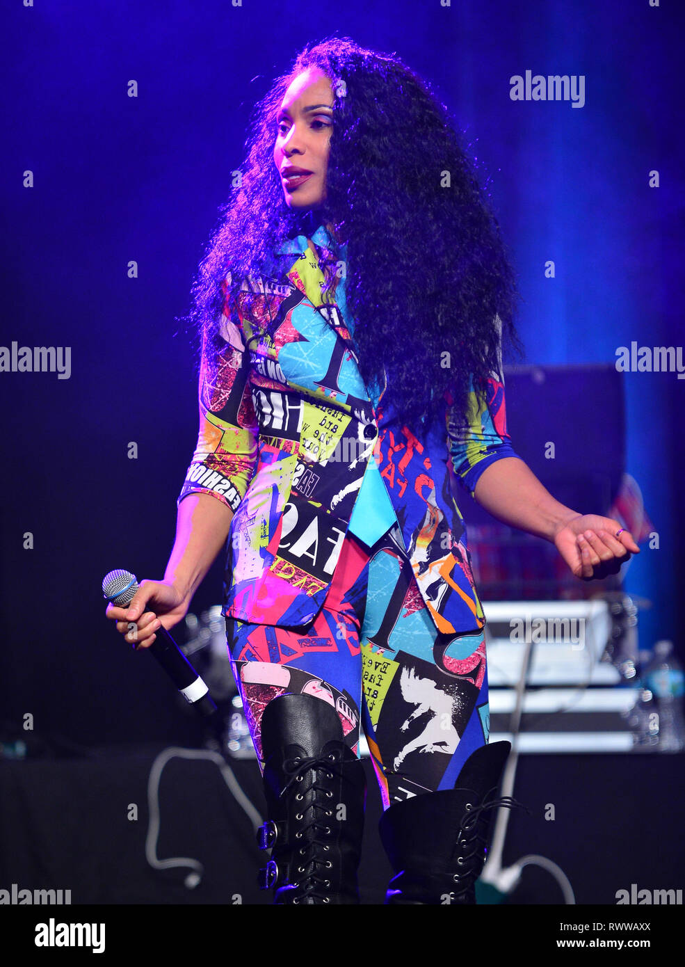 Adina howard 90s hi-res stock photography and images - Alamy