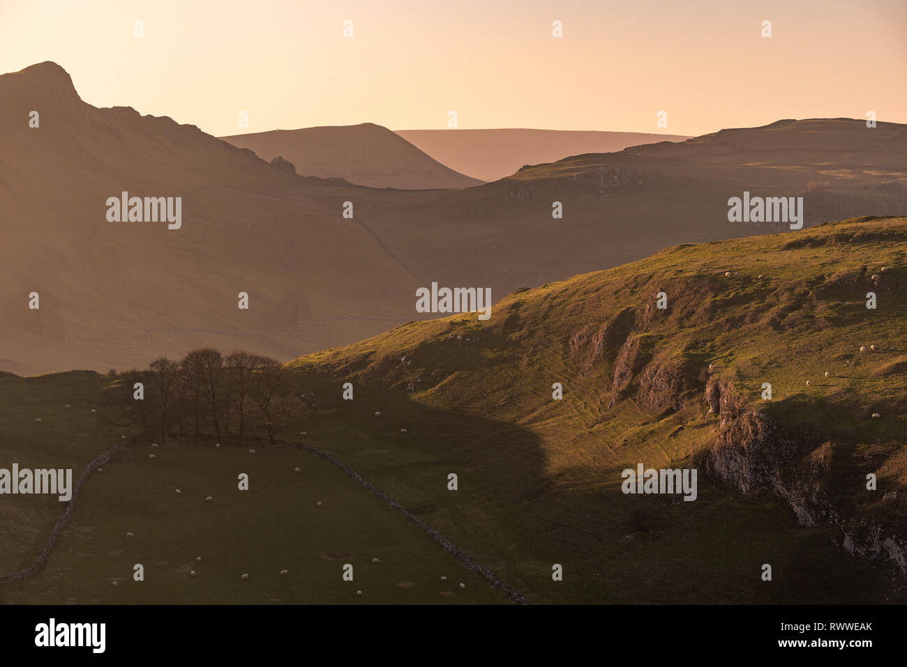 Sunset on Parkhouse Hill and Chrome Hill from Hitter Hill in the Peak ...