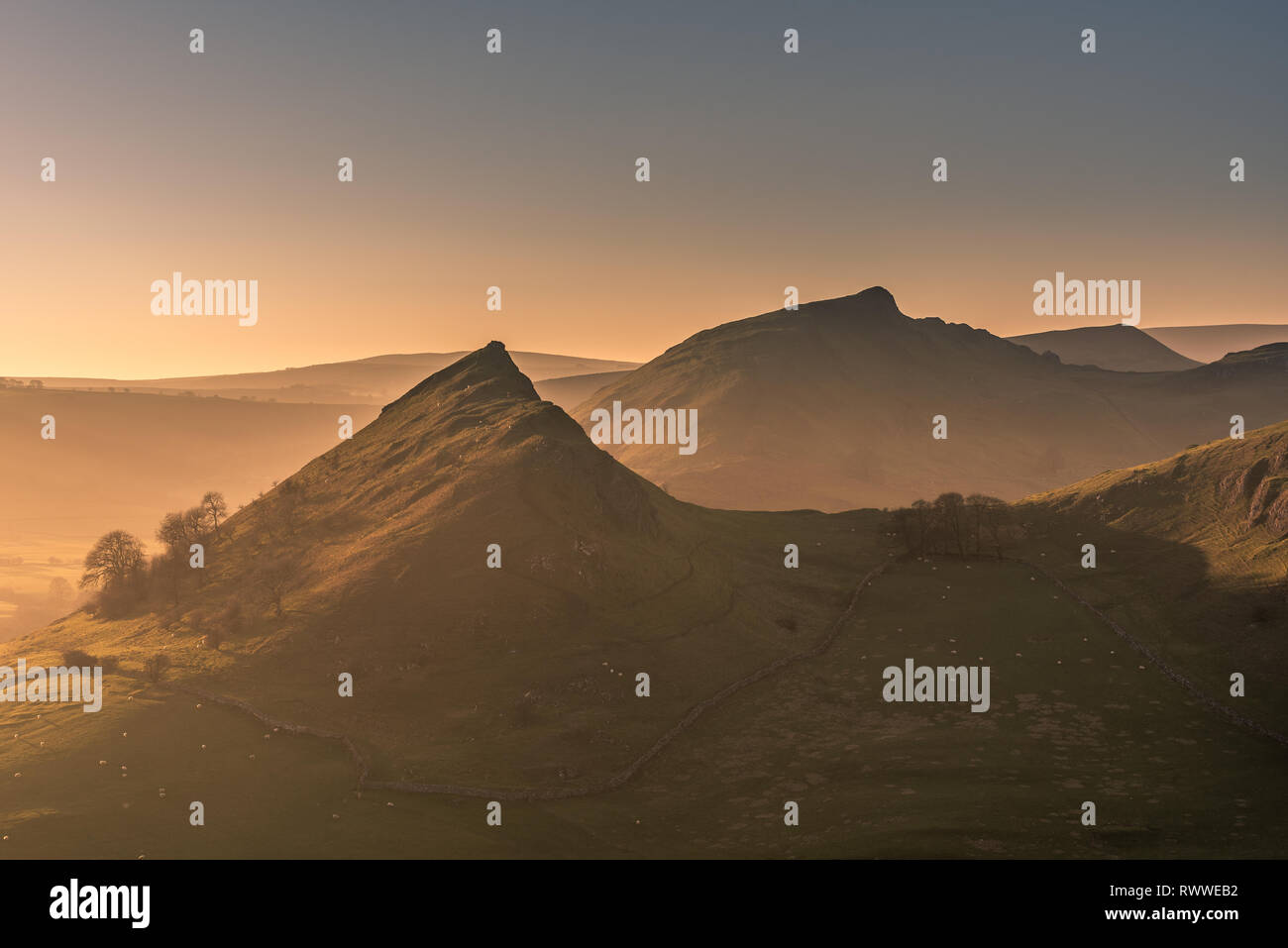 Sunset on Parkhouse Hill and Chrome Hill from Hitter Hill in the Peak ...