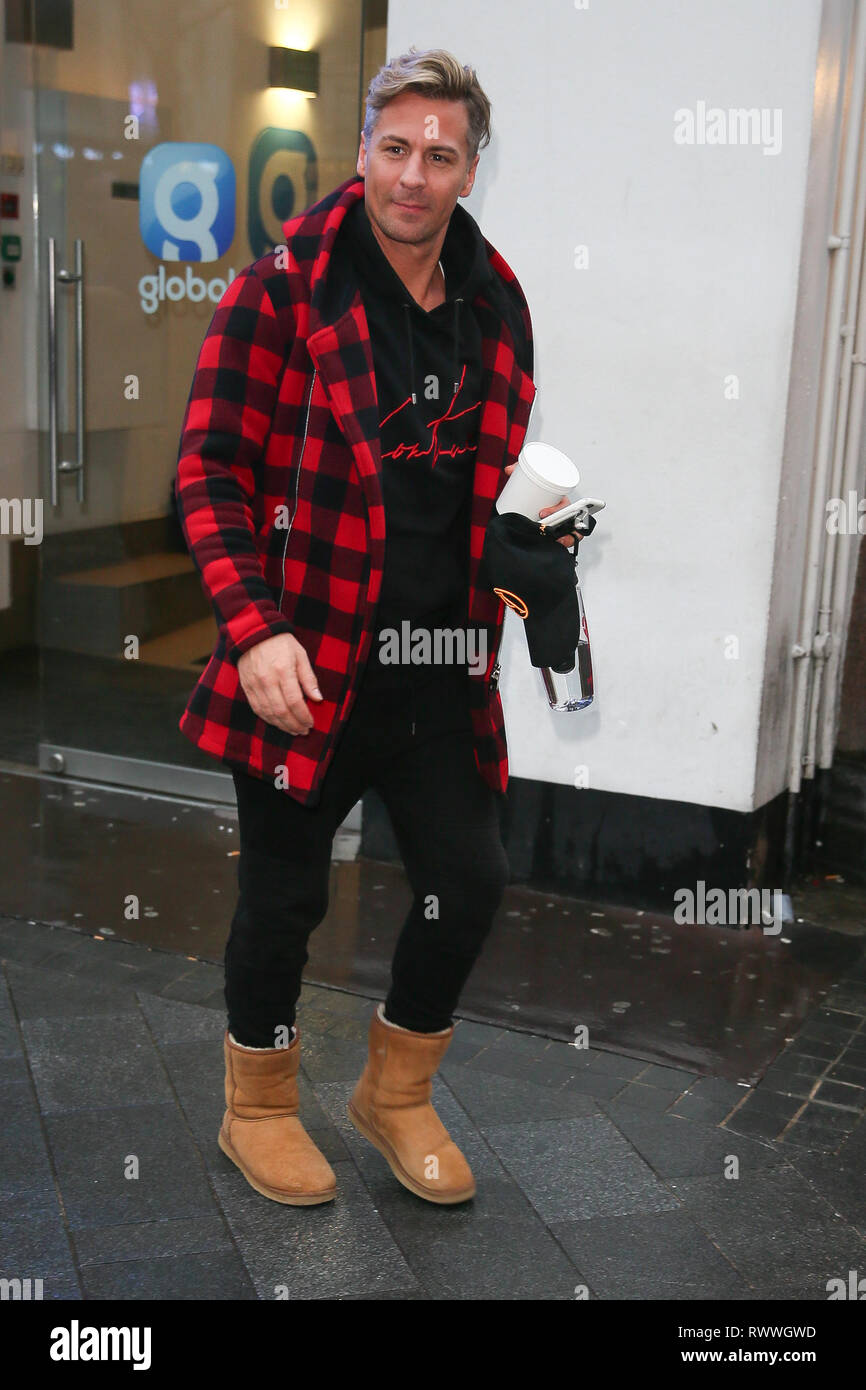 Dancing on ice gemma collins hi-res stock photography and images - Alamy