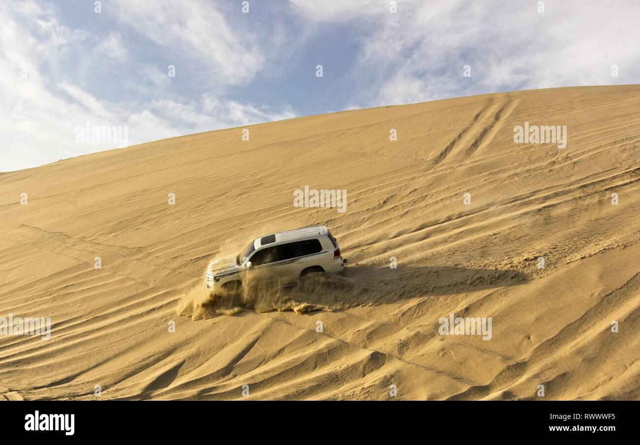 Desert off roading hi-res stock photography and images - Alamy