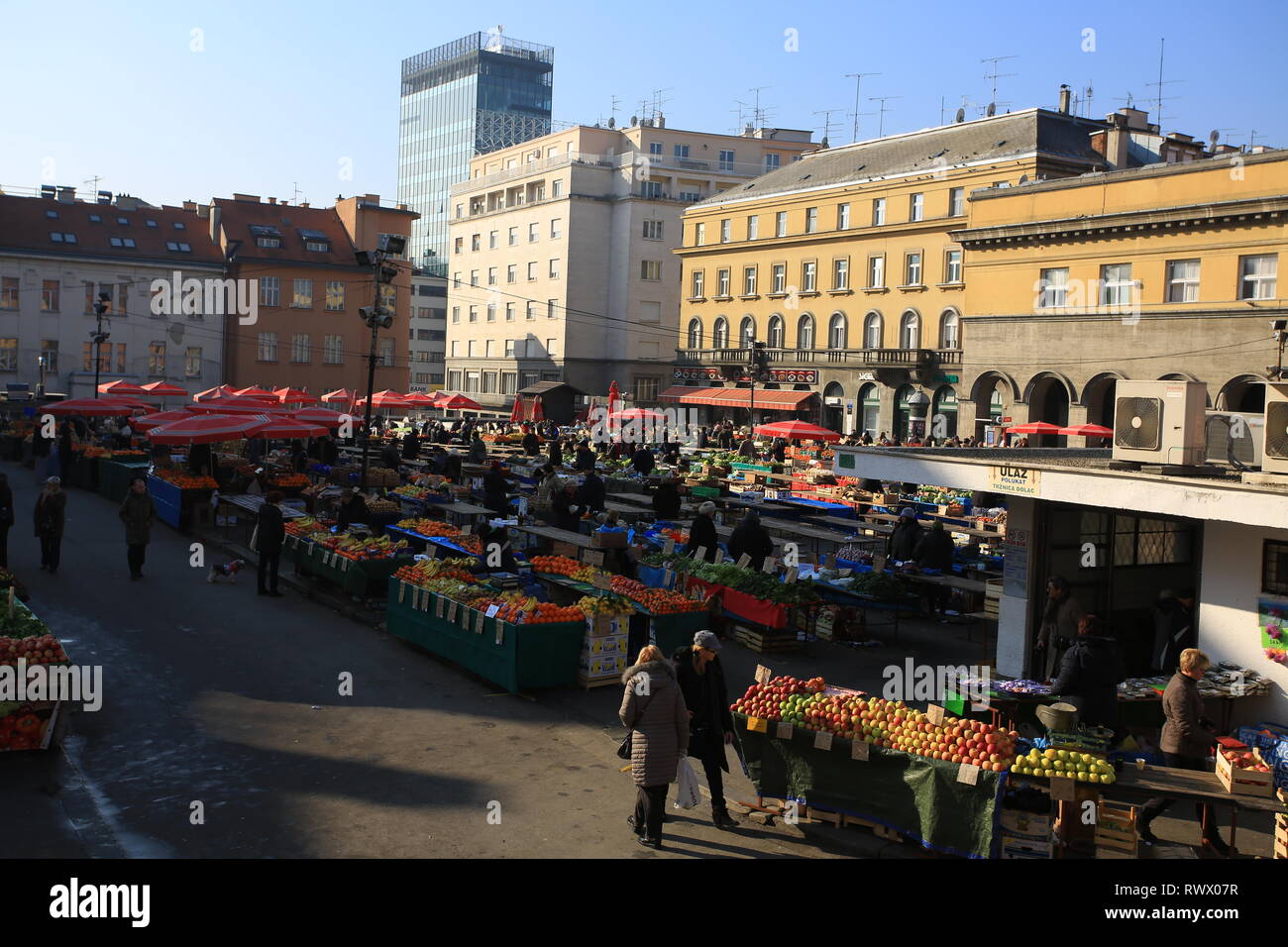 Flea market zagreb hi-res stock photography and images - Alamy