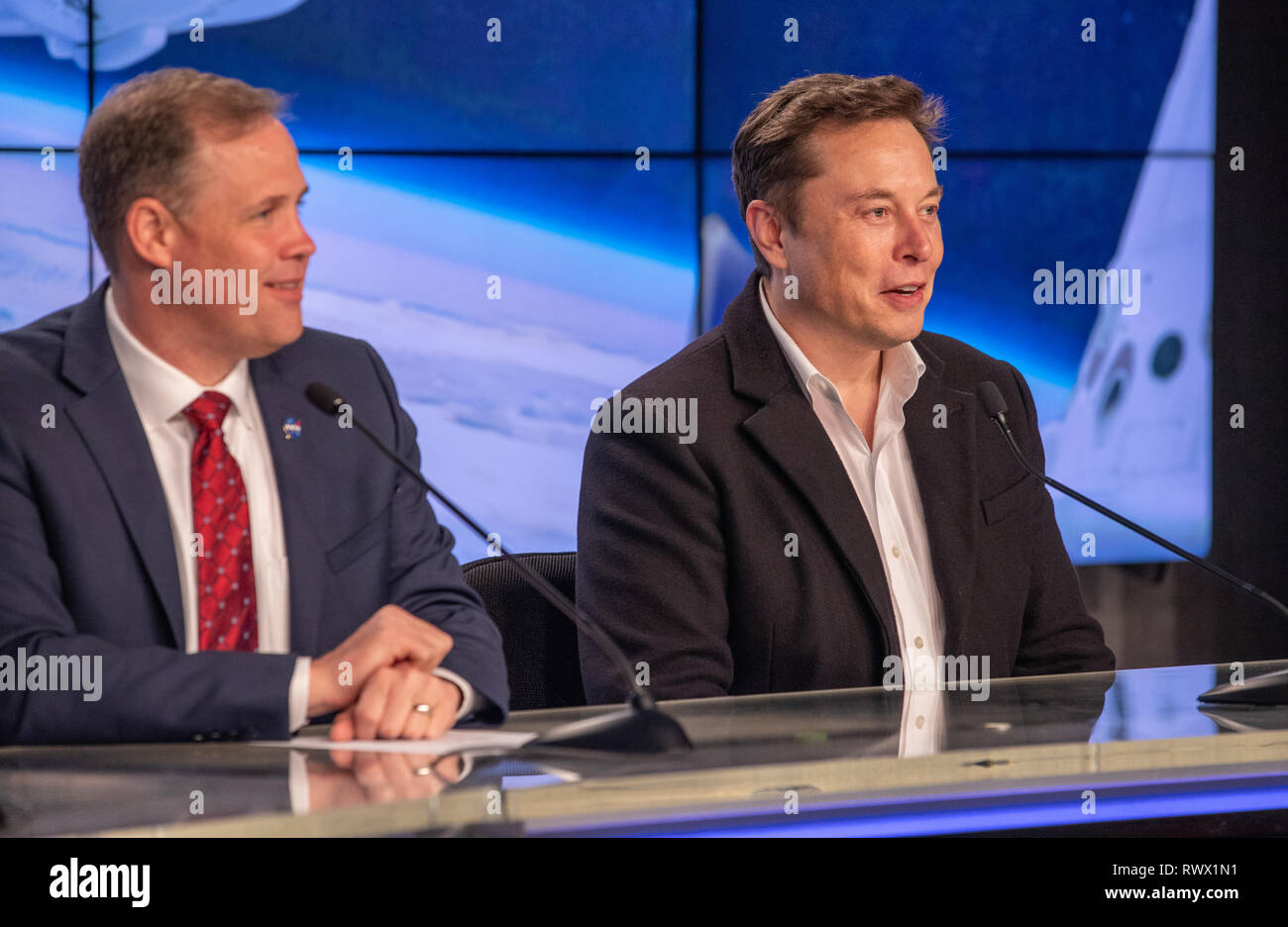 NASA administrator Jim Bridenstine, left, and SpaceX CEO and lead ...