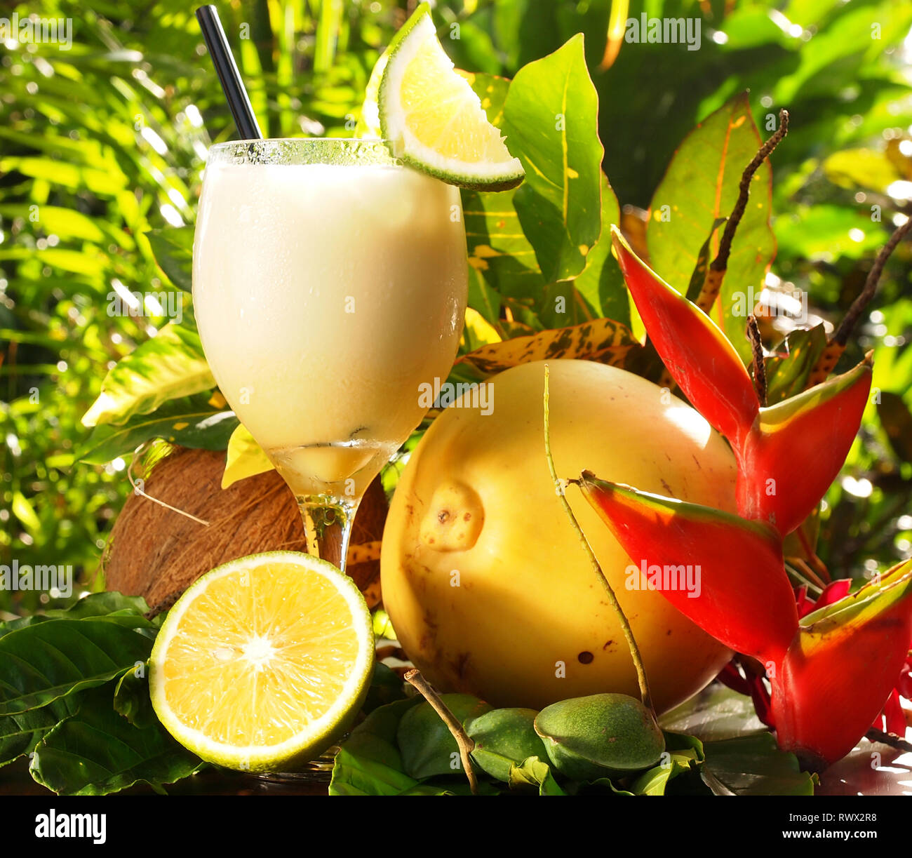 Pina colada bar hawaii hi-res stock photography and images - Alamy