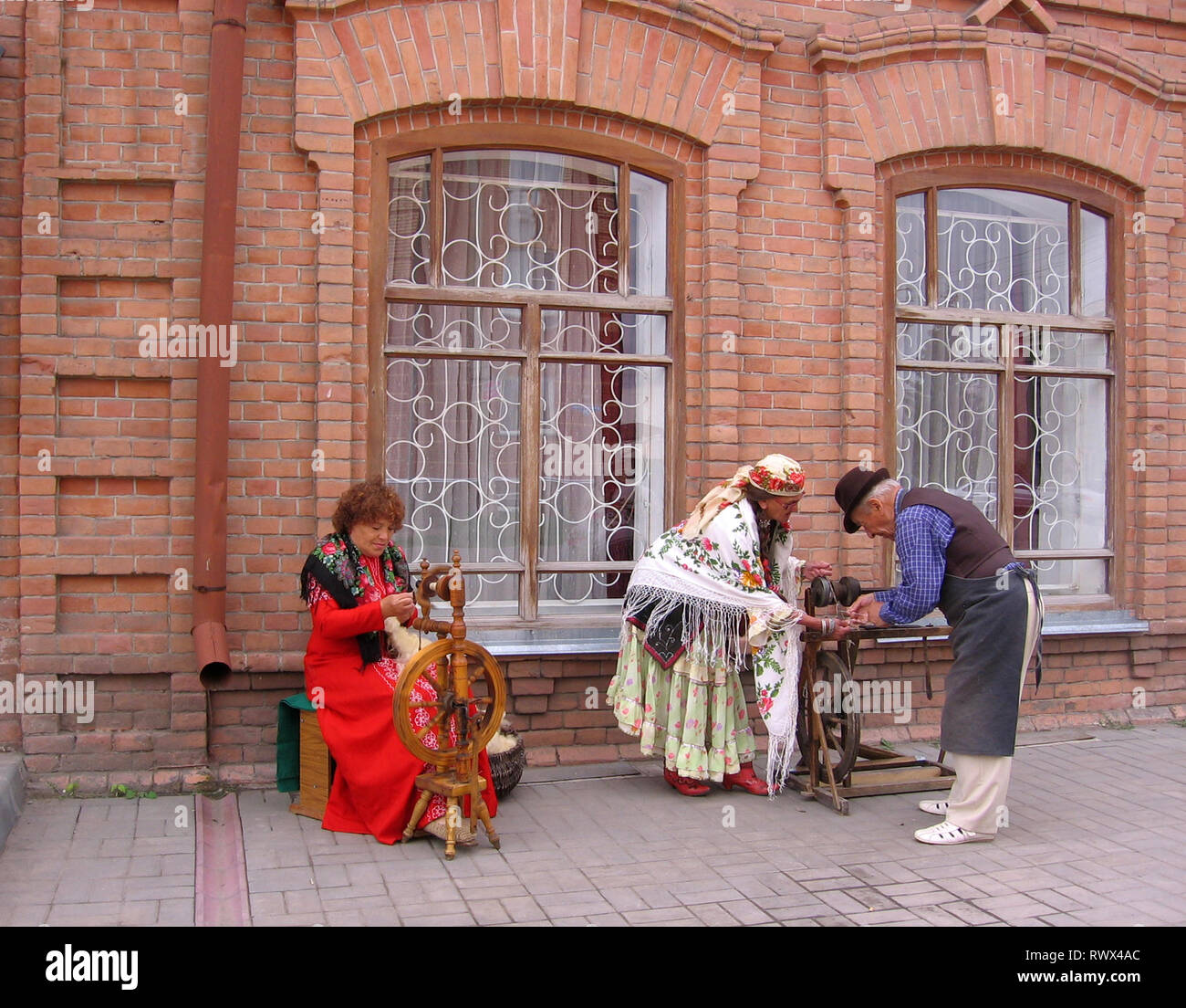 Man disguised as woman hi-res stock photography and images - Alamy