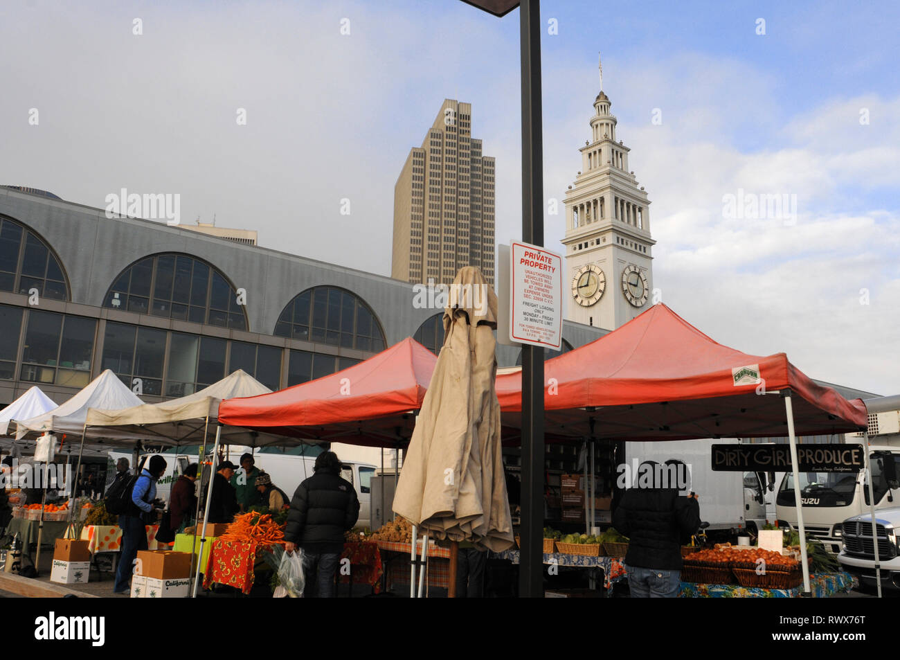 Market in the Port of San Francisco and Ferry Building, San Francisco ...