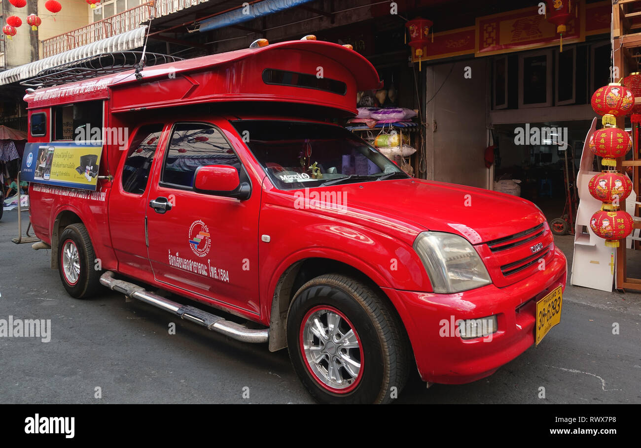 Red taxi hi-res stock photography and images - Alamy