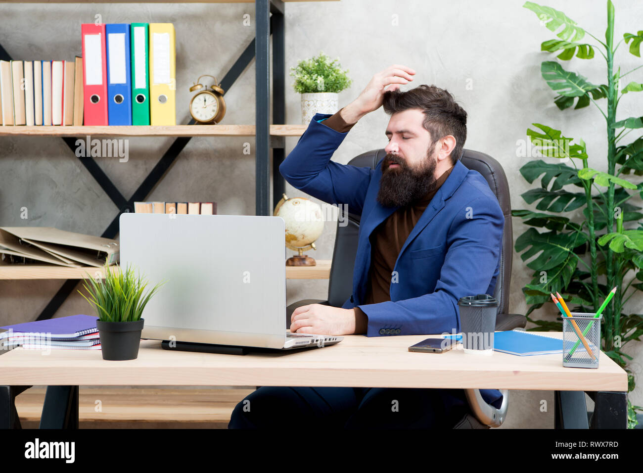 Laptop forgot hi-res stock photography and images - Alamy