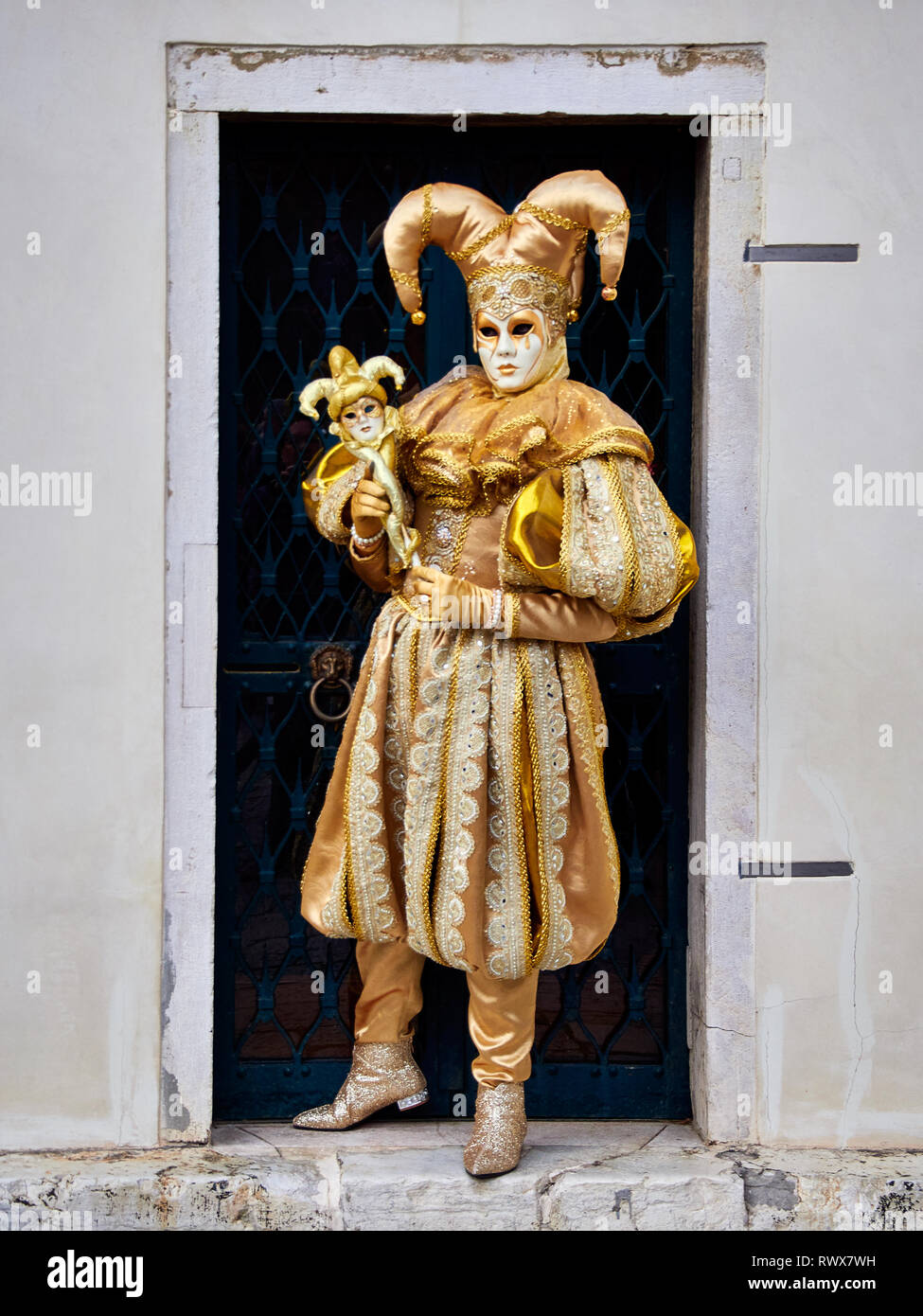Harlequin costume venice carnival hi-res stock photography and images ...