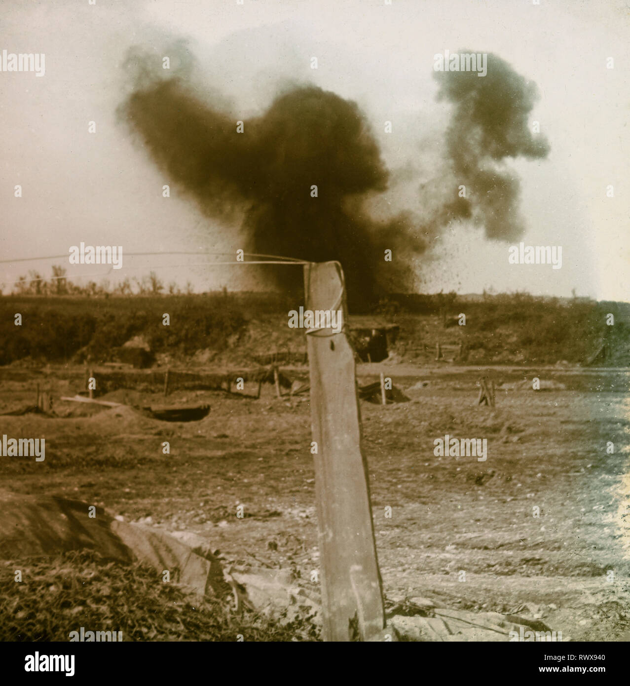 Explosion of a 305 hi-res stock photography and images - Alamy