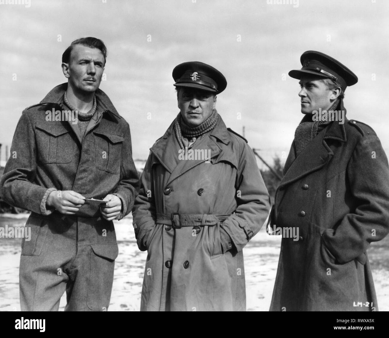 Michael Redgrave Basil Radford Ralph Michael THE CAPTIVE HEART 1946 ...
