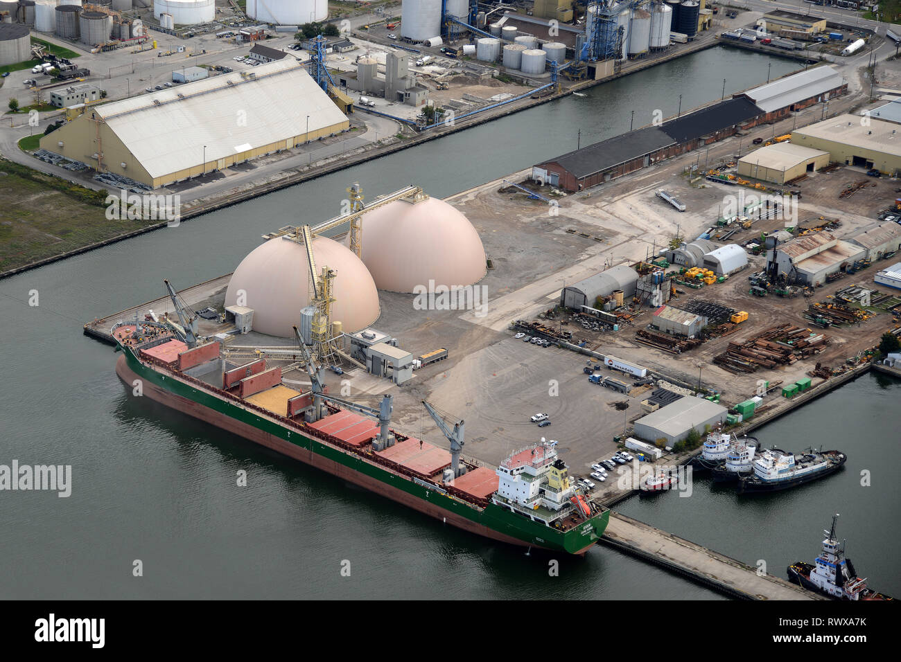Grain ship hi-res stock photography and images - Alamy
