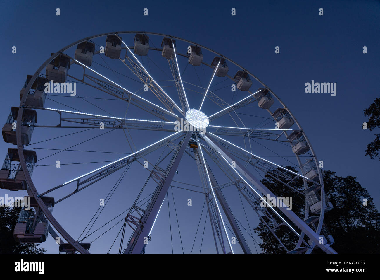Big Wheel Fairground Uk High Resolution Stock Photography and Images ...