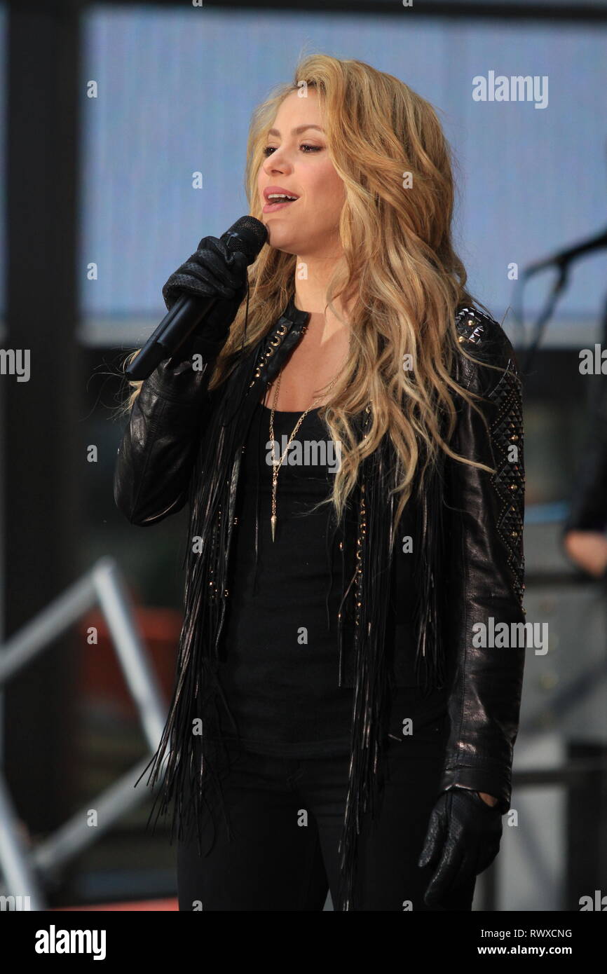 Shakira 2014 Photo By John Barrett/PHOTOlink Stock Photo - Alamy
