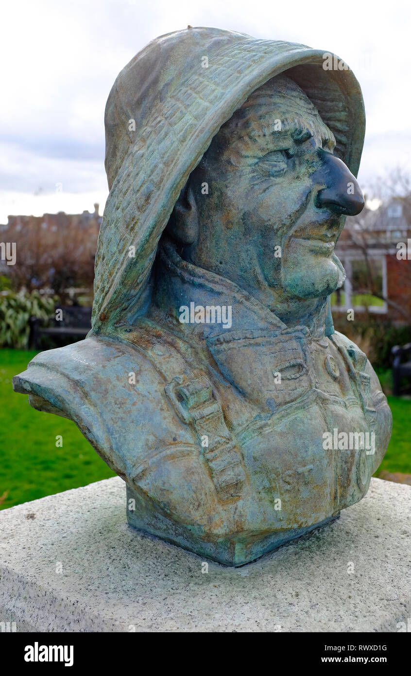 bronze bust of henry blogg, cromer, north norfolk, england Stock Photo ...
