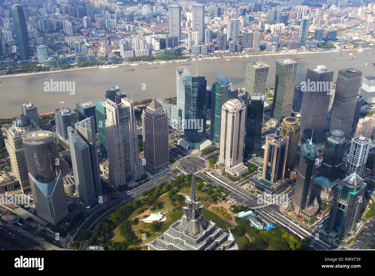 Modern shanghai hi-res stock photography and images - Alamy