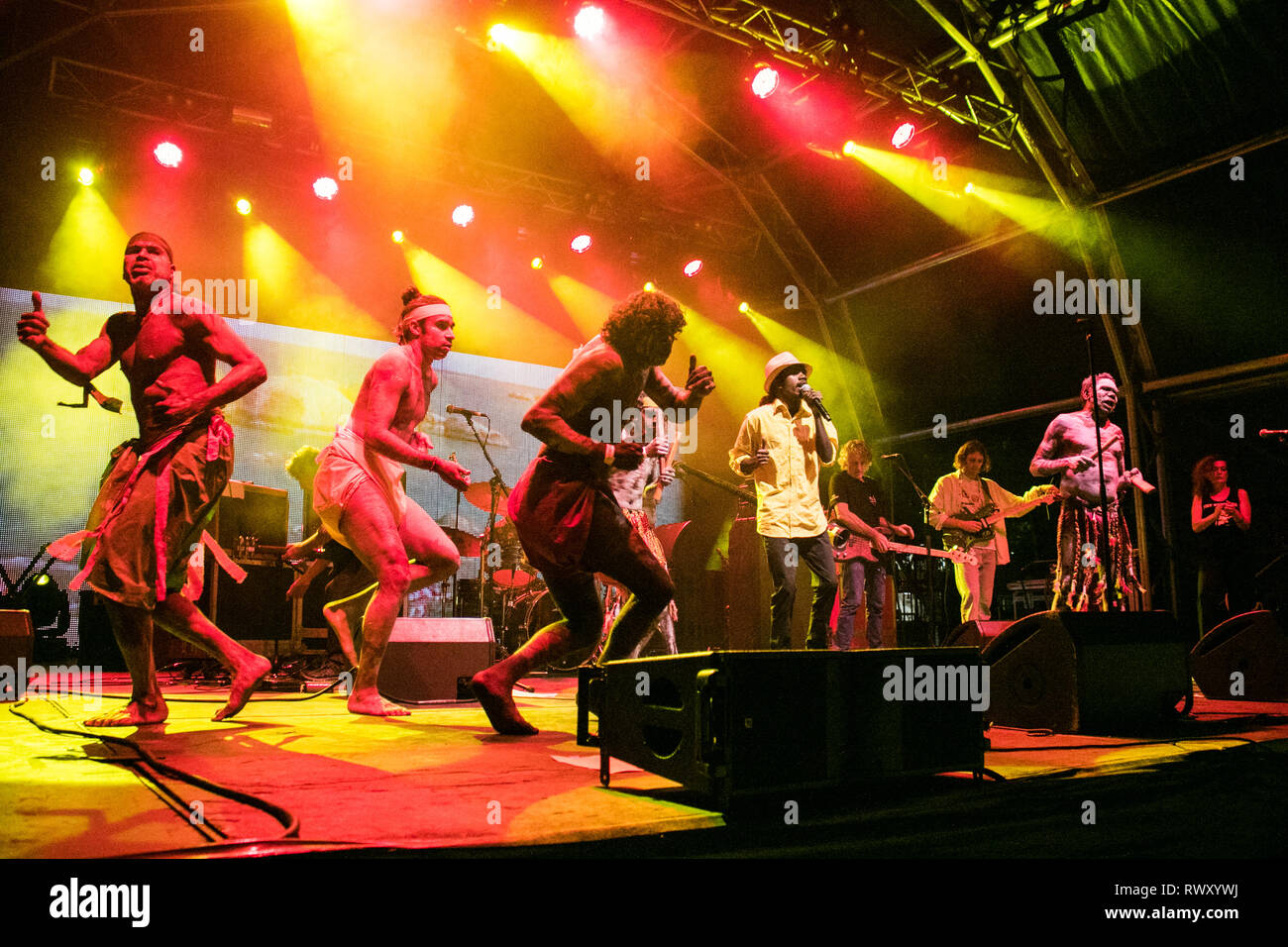 Yothu yindi hi-res stock photography and images - Alamy
