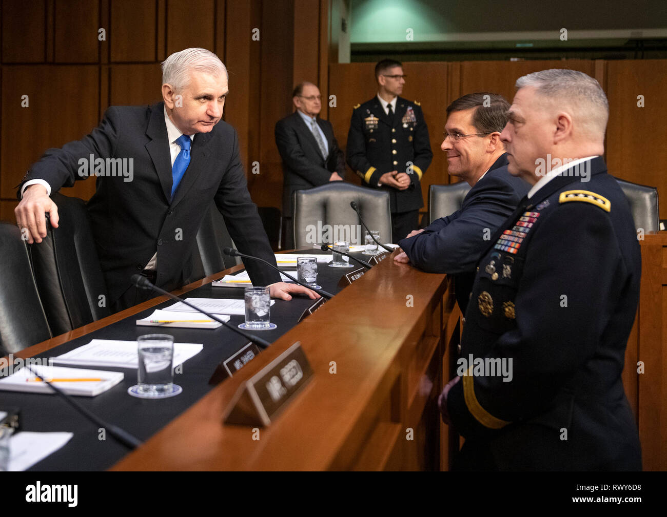 Left chief of the u s army air corps hi-res stock photography and ...