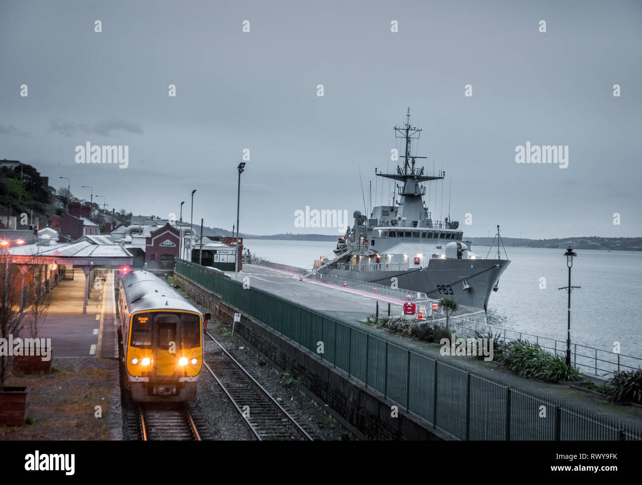 Irish naval ship hi-res stock photography and images - Alamy