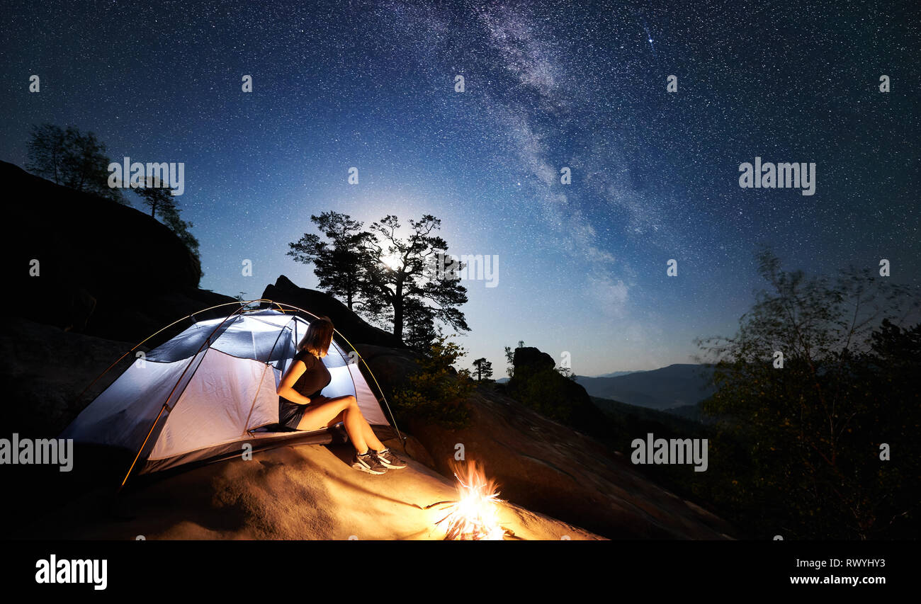 Sitting beside fire hi-res stock photography and images - Alamy