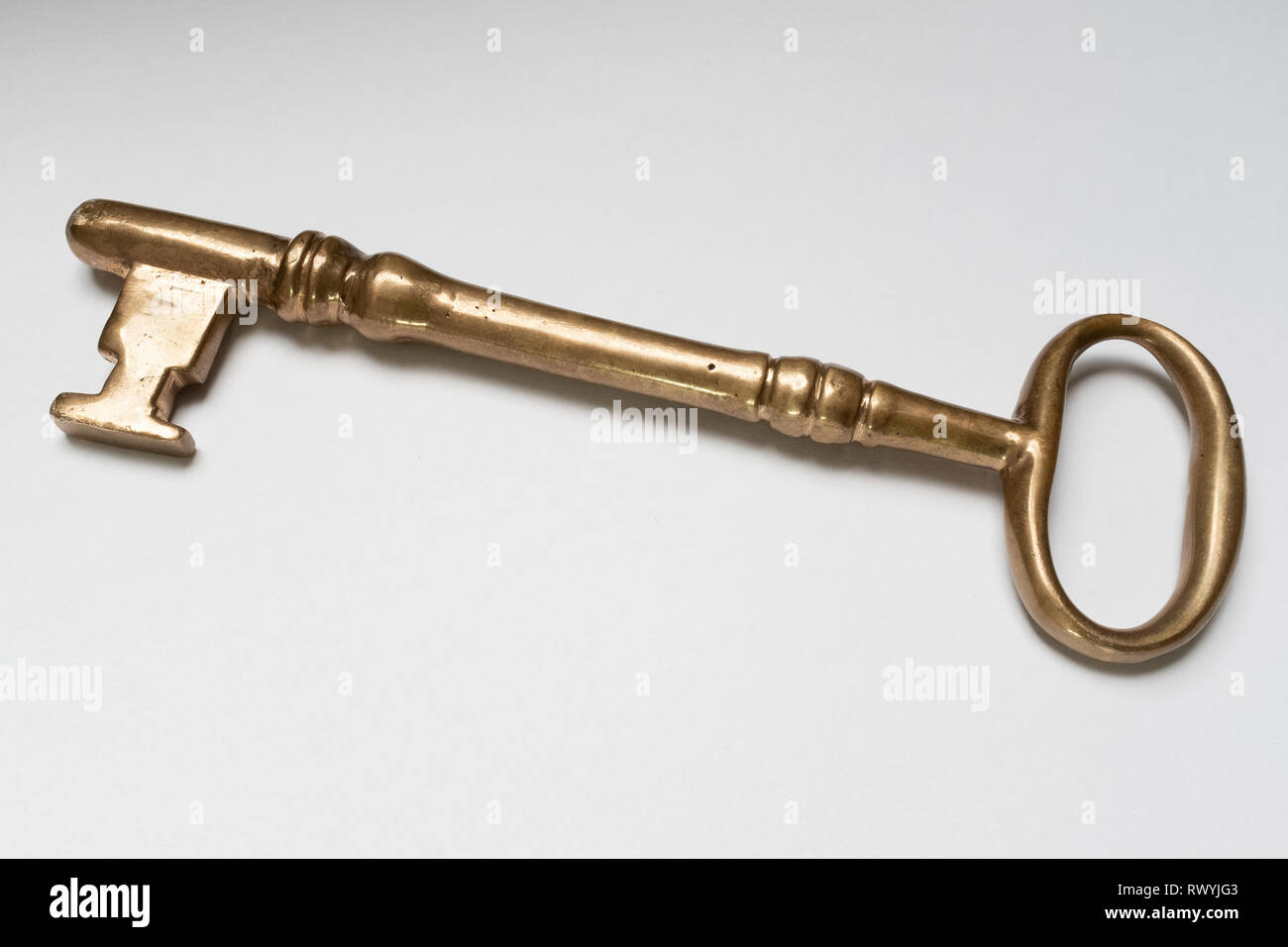 Old brass key Stock Photo - Alamy