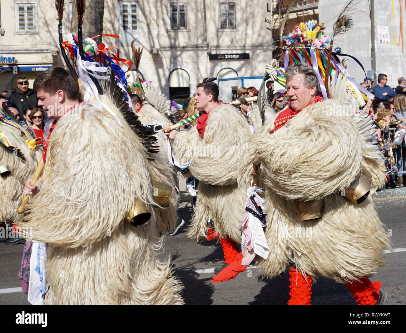 Croatia traditional costume hi-res stock photography and images - Alamy