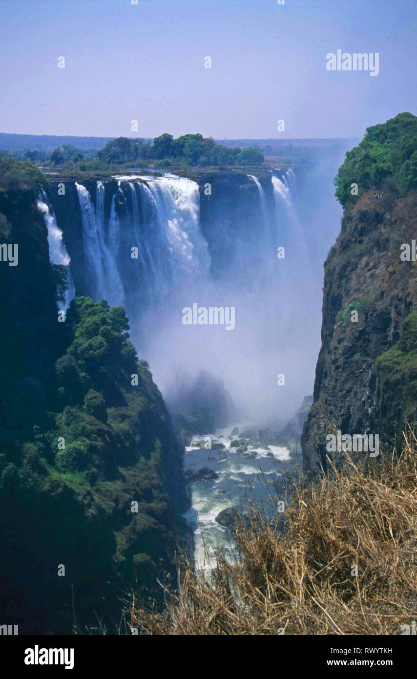 Well zimbabwe hi-res stock photography and images - Alamy