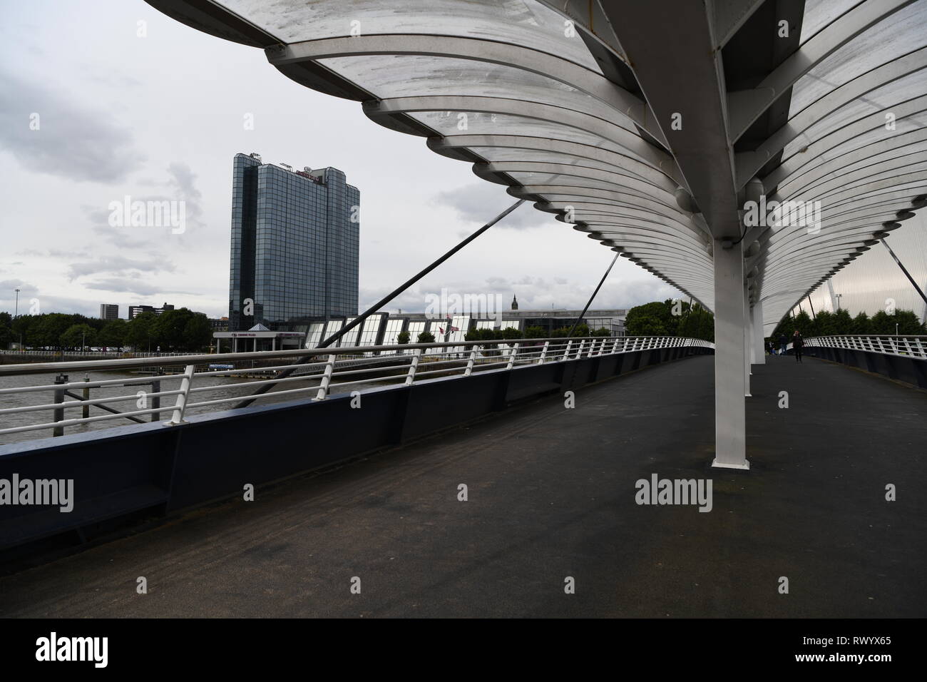 Bell's Bridge, pedestrian bridge spanning the River Clyde in Glasgow ...