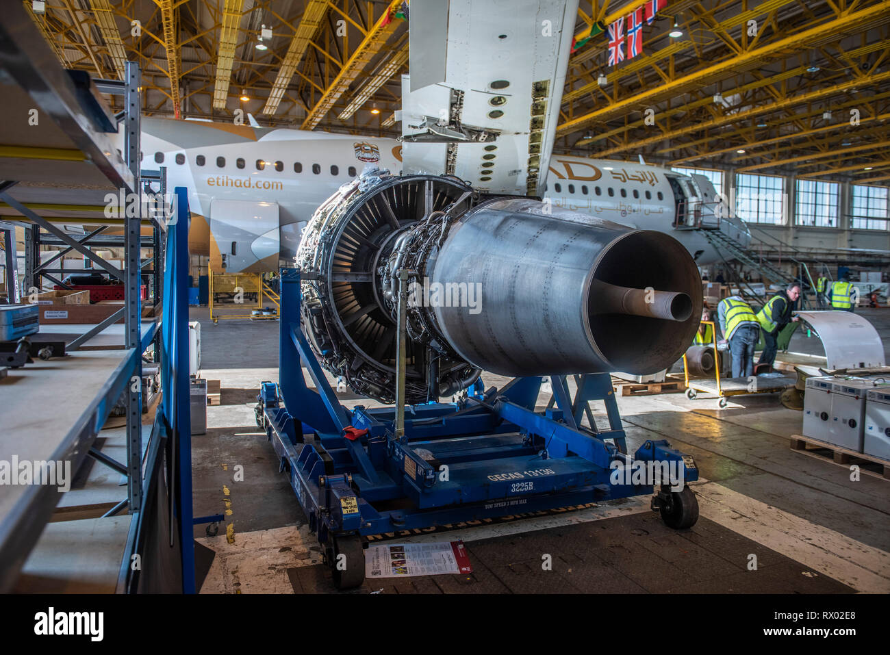 Aircraft teardown hi-res stock photography and images - Alamy