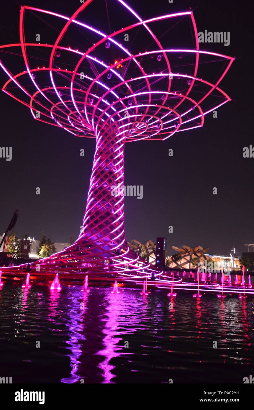 The Tree of Life at Expo Milano Stock Photo - Alamy