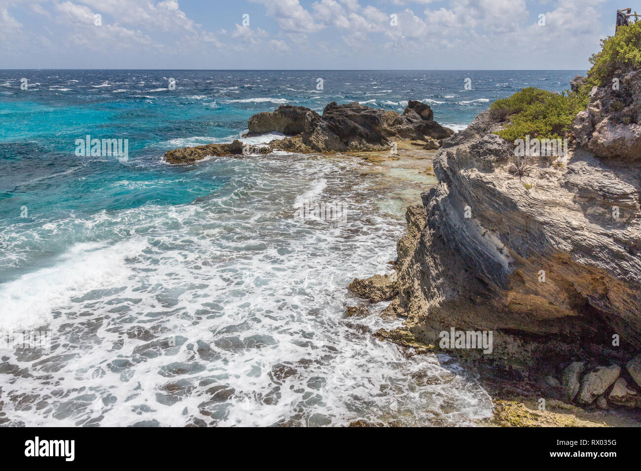 rocky ocean shore Stock Photo - Alamy