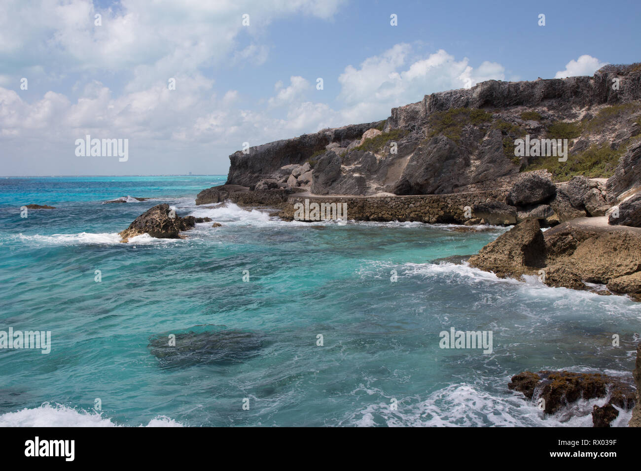 rocky ocean shore Stock Photo - Alamy