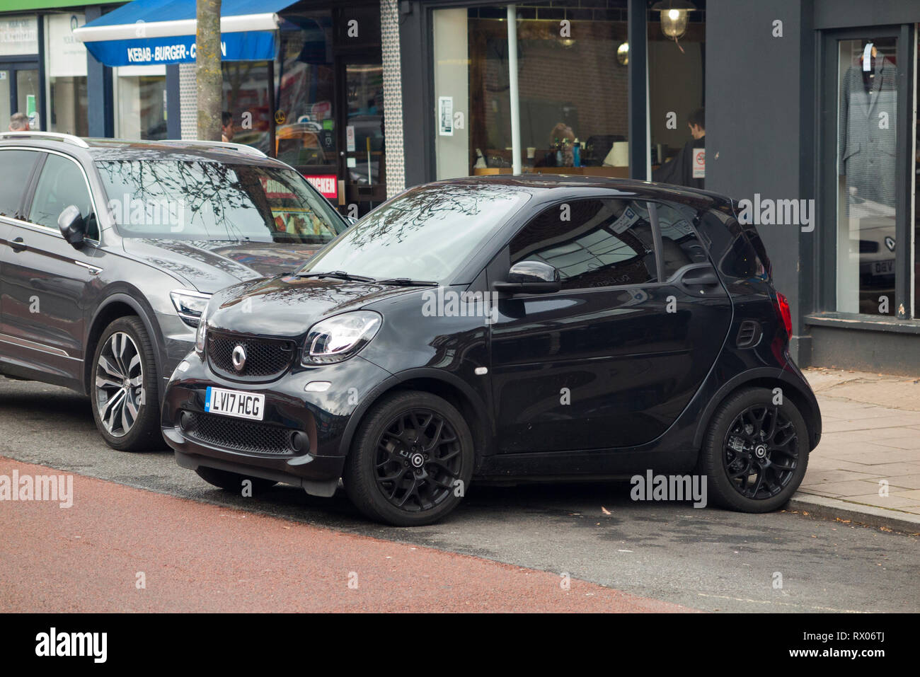 Perpendicular parking hi-res stock photography and images - Alamy