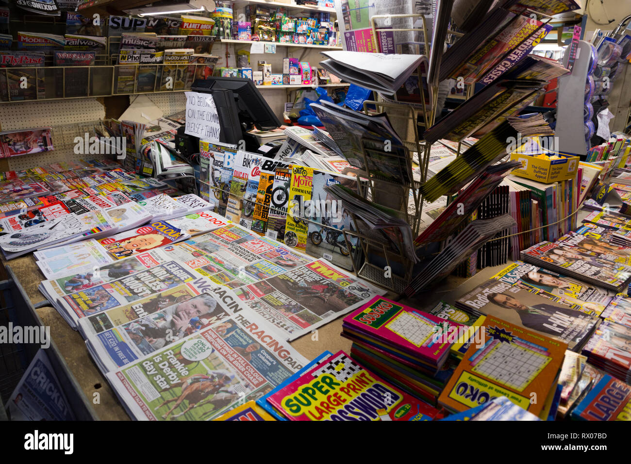 Newsagents interior hi-res stock photography and images - Alamy