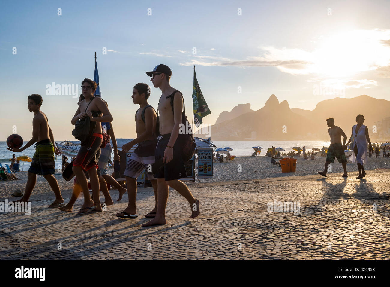Rio de janeiro beach walk hi-res stock photography and images - Alamy