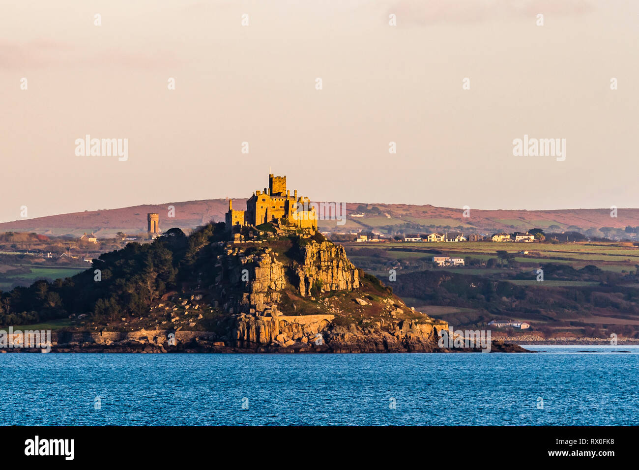 Late afternoon golden sun on St Michael's Mount, Cornwall, UK Stock ...