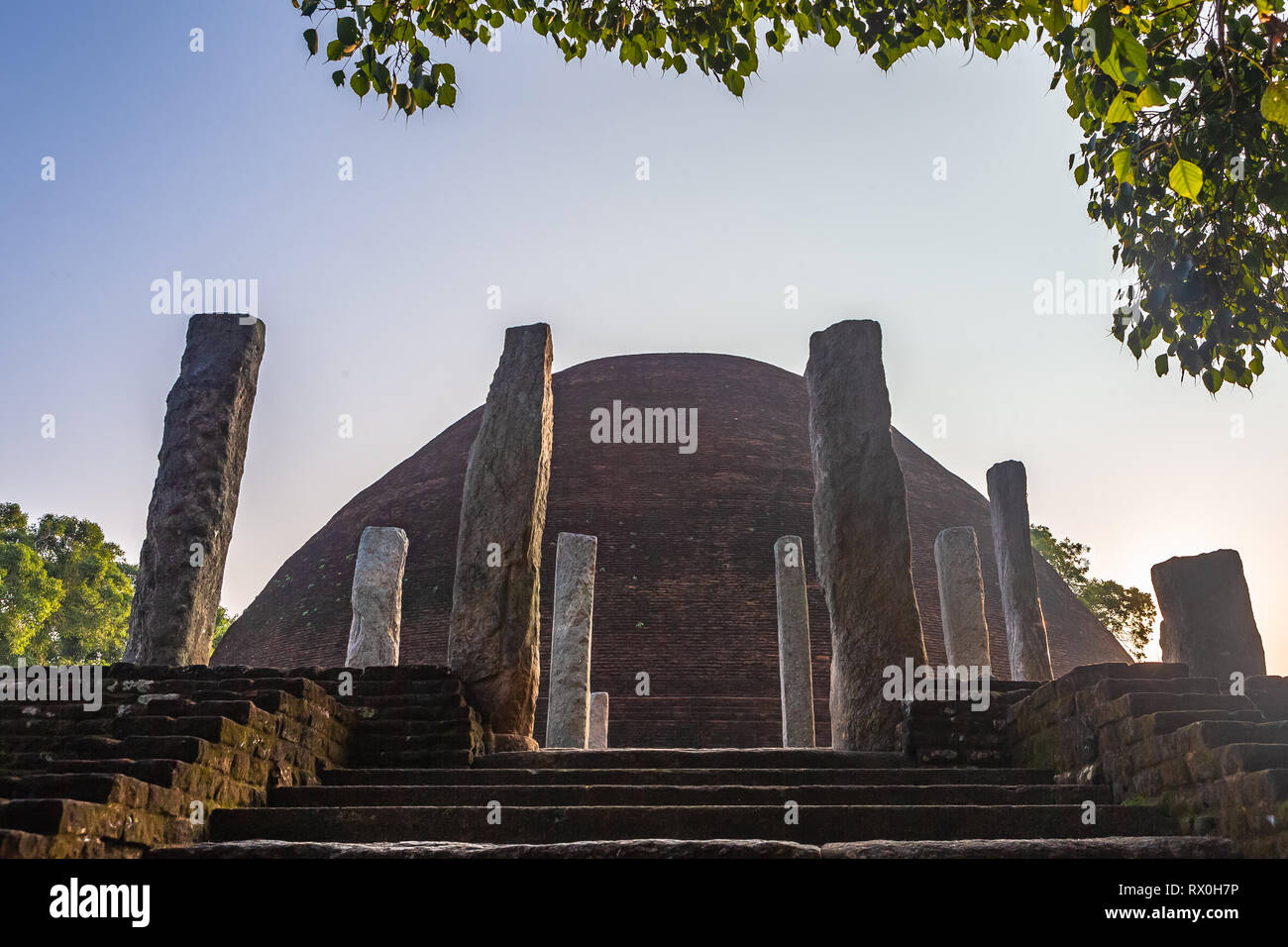 Stupa temple. Tissamaharama, Sri Lanka Stock Photo - Alamy
