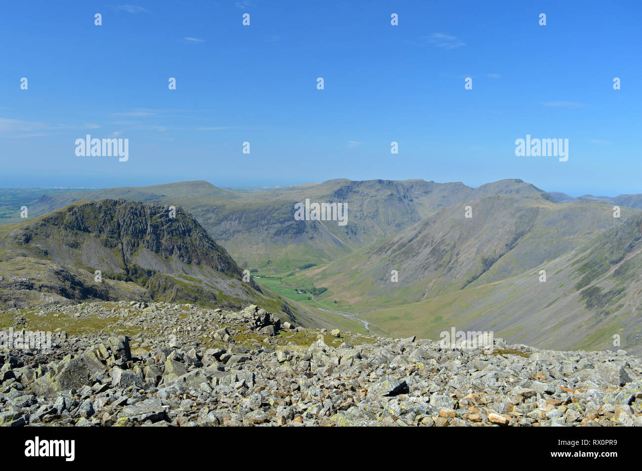 Lingmell from Scafell Pike to Great End walk Stock Photo - Alamy