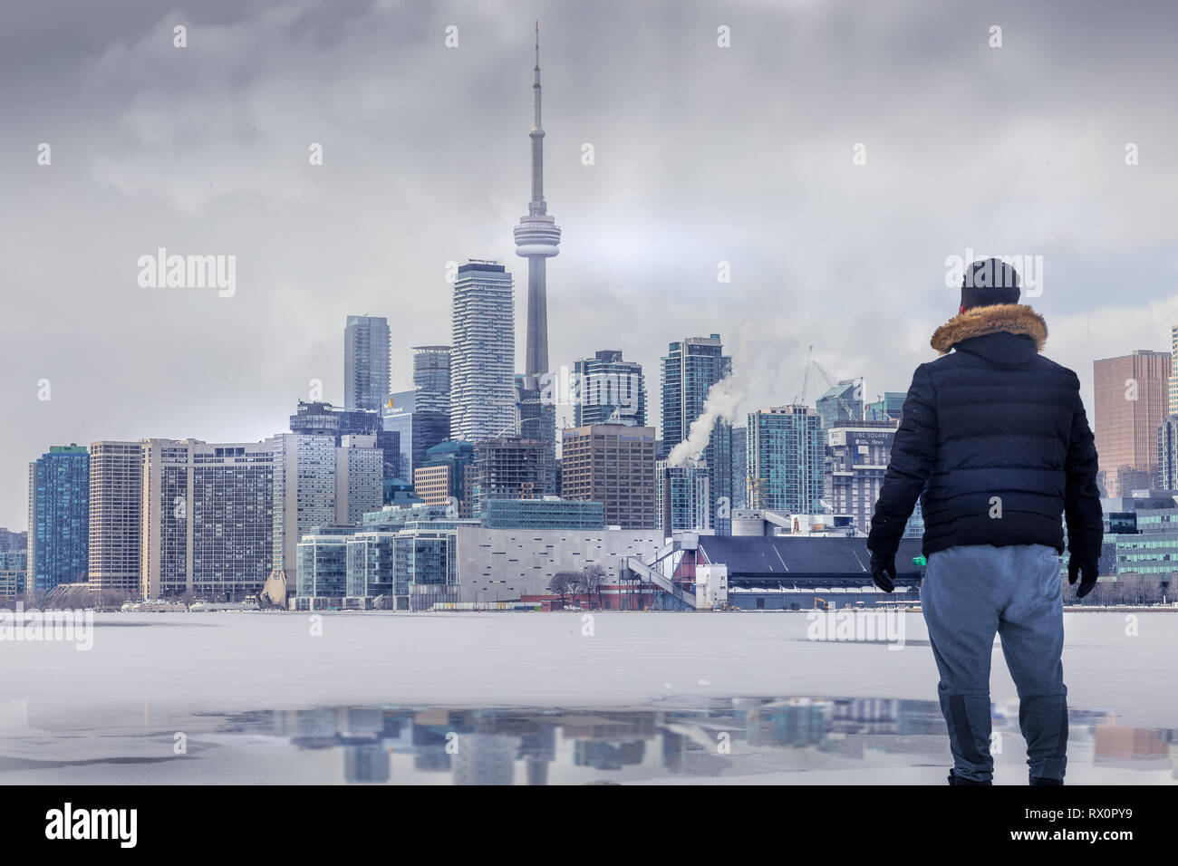 Toronto snow skyline hi-res stock photography and images - Alamy