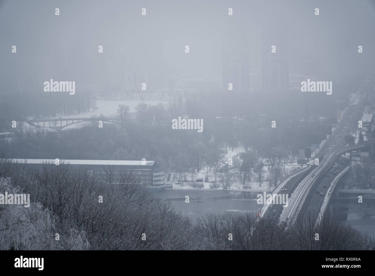 Foggy city street hi-res stock photography and images - Alamy