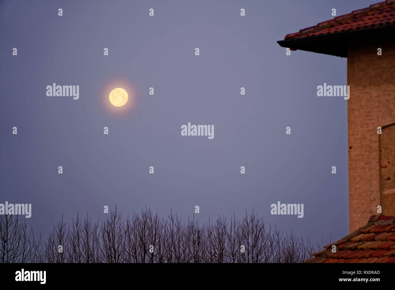 Moon in the morning hi-res stock photography and images - Alamy