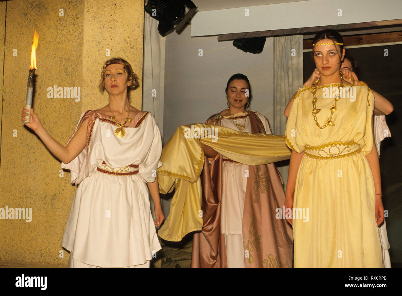 Stoa show hi-res stock photography and images - Alamy