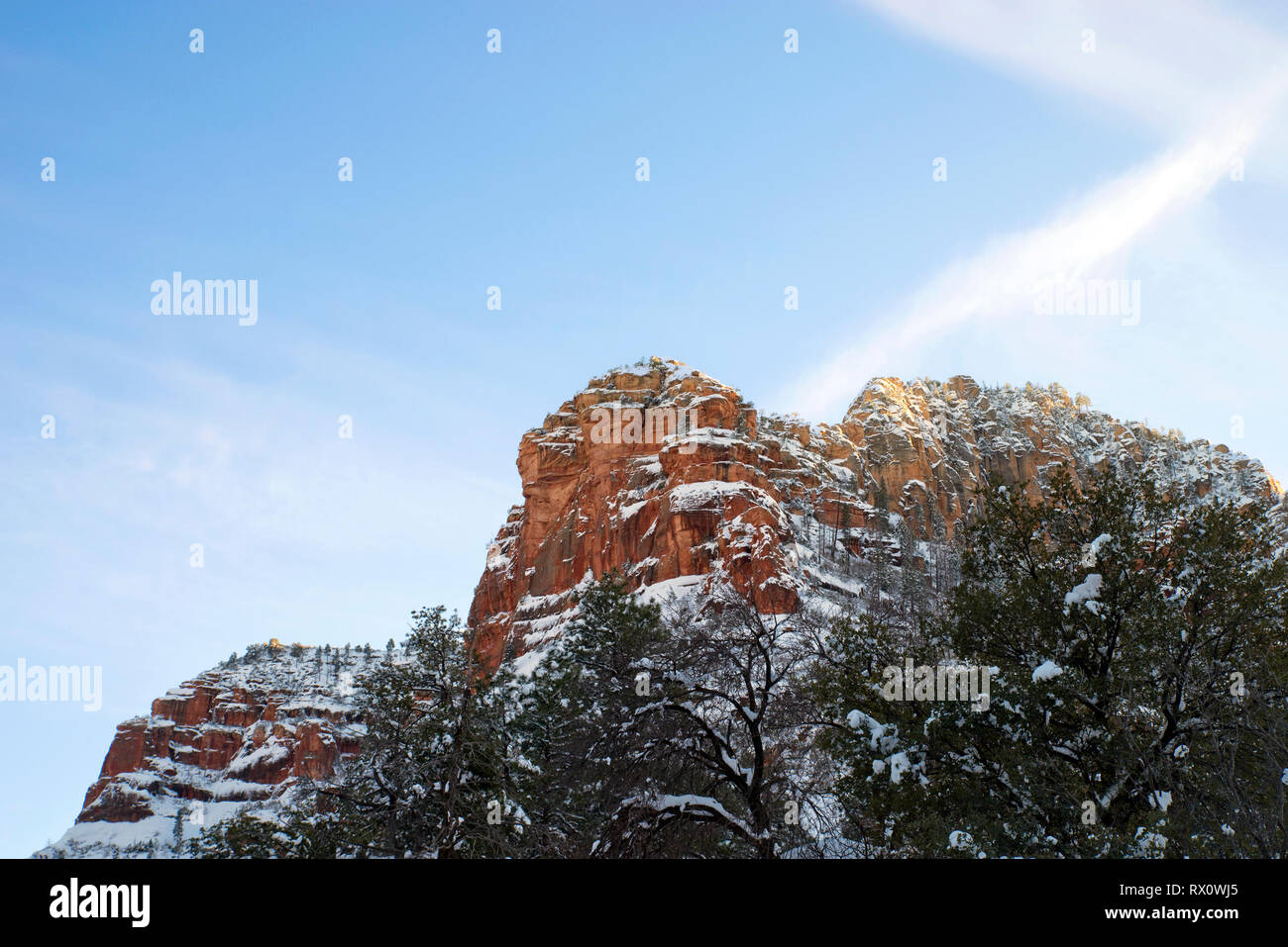 Red rocks snow in sedona hi-res stock photography and images - Alamy