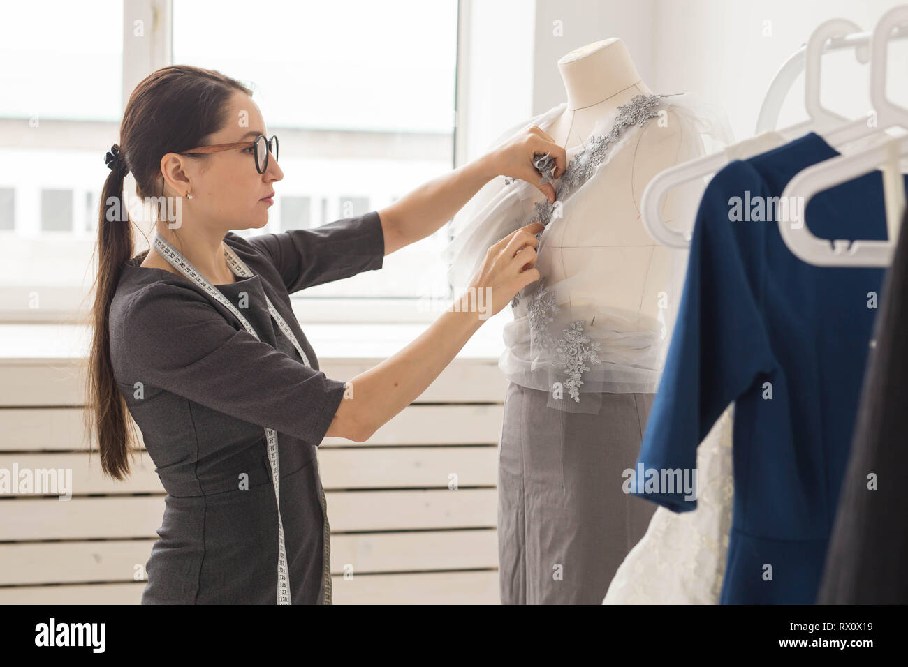 Side view mannequin hi-res stock photography and images - Alamy